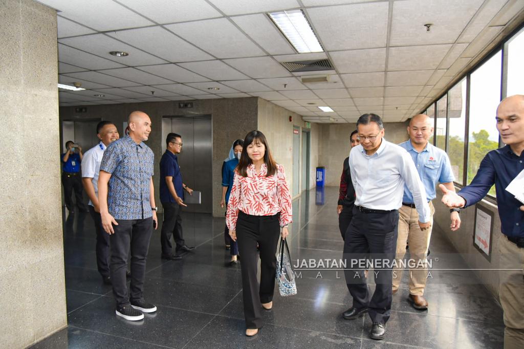 Lawatan Kerja Daripada Timbalan Menteri Komunikasi dan Digital Malaysia Ke CTTSB | Common Tower ...